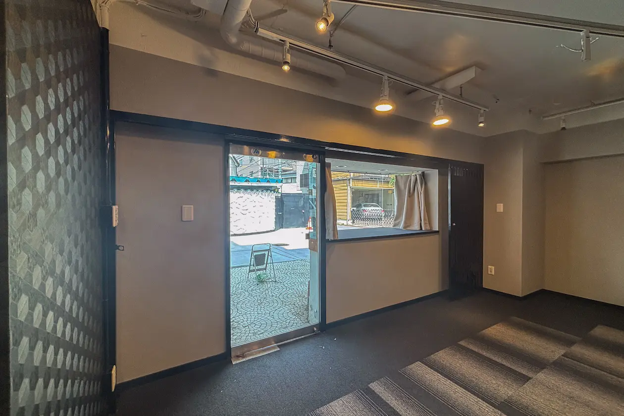 恵比寿5分、ギャラリーライクな1階直結オフィス[目黒区/25万/41㎡] | 【SOHO東京】SOHO・居抜き・セットアップオフィス・一棟貸し事務所